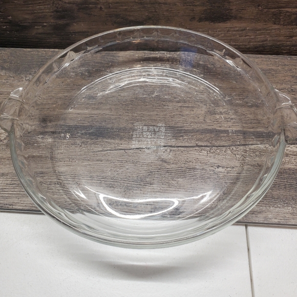 Pyrex | Kitchen | Vintage Pyrex Deep Dish Pie Plate 9 2 Fluted Rim Tab ...